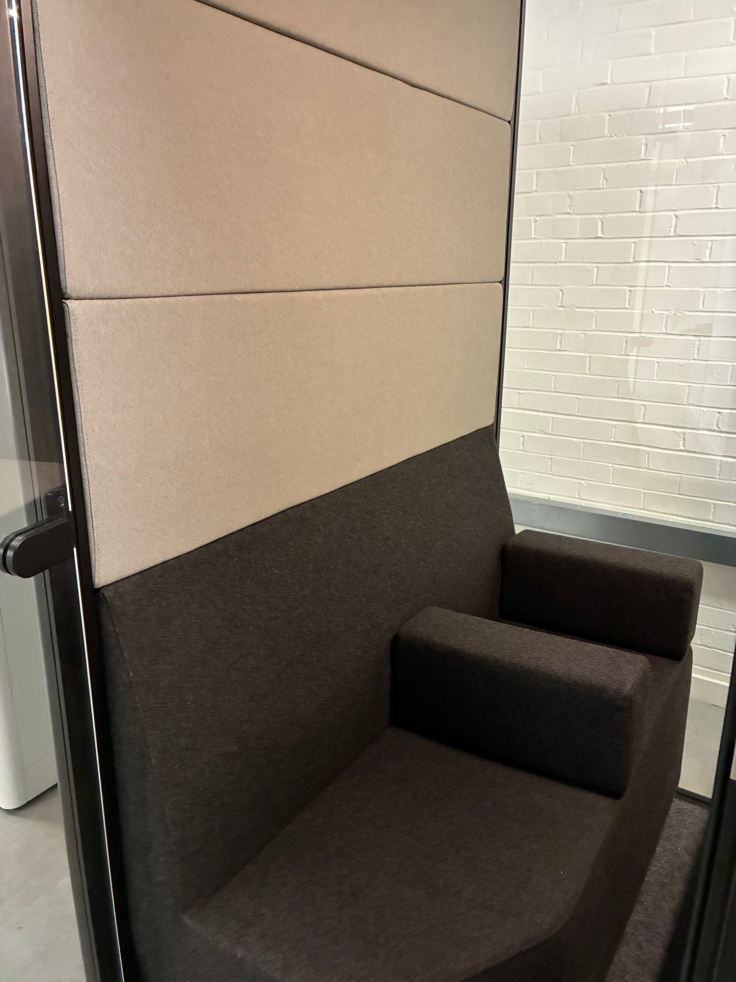 Max Calma Z2 2 Side By Side Conference Booth – Breeze Workspace